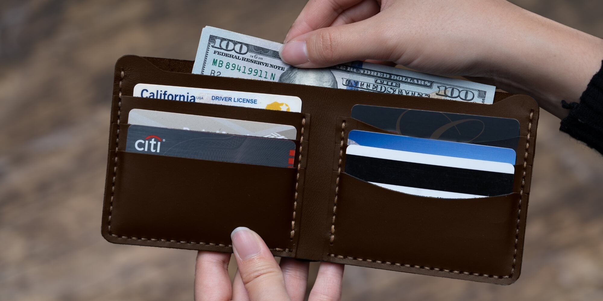 How to Choose the Best Men’s Wallet